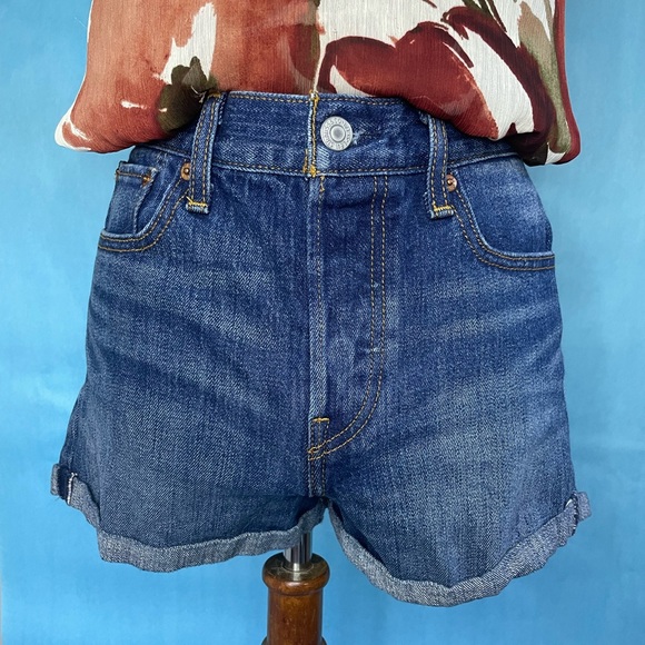 Levi's | Shorts | Levis White Oak Cone Dark Wash 5 Rolled Up Denim ...